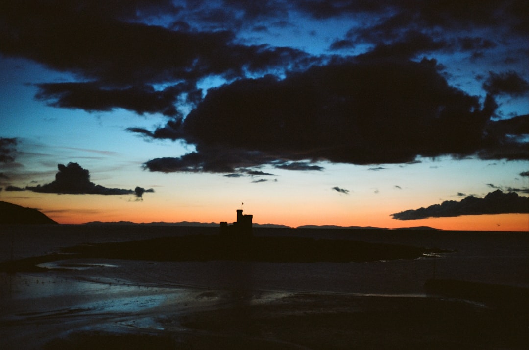 Diva Brons en haar leeftijd: het verhaal achter de presentatrice ...